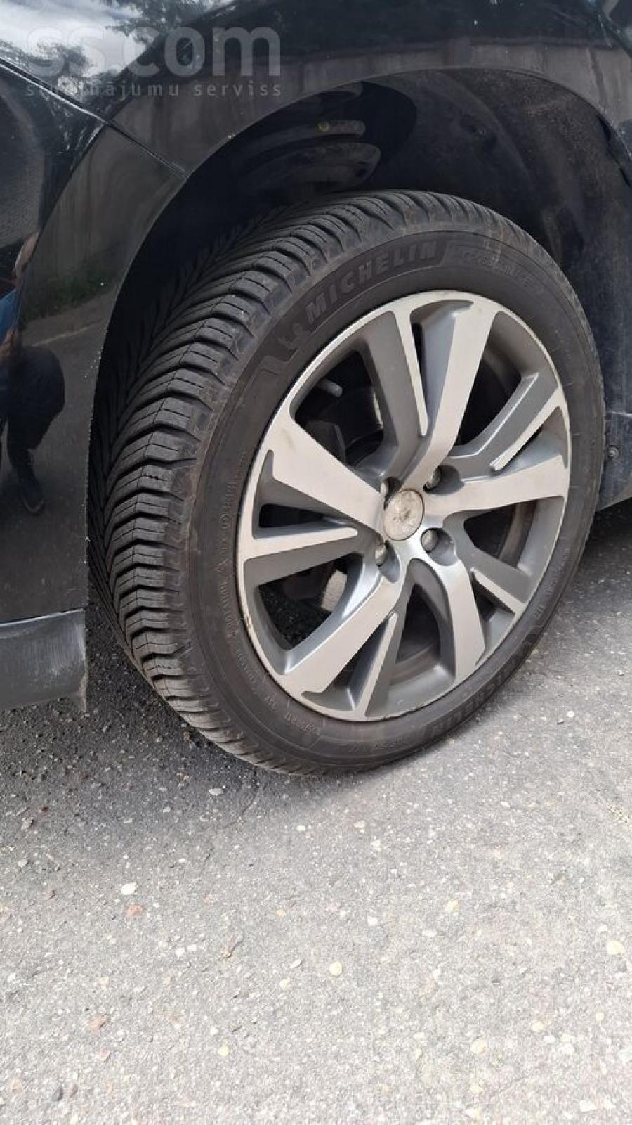 Black Peugeot 2008 2014 in Riga, with an engine capacity of 1.60 L and mileage of 220 thousand km for 6600 €, photo 14 on AUTOMOTO.COM.LV