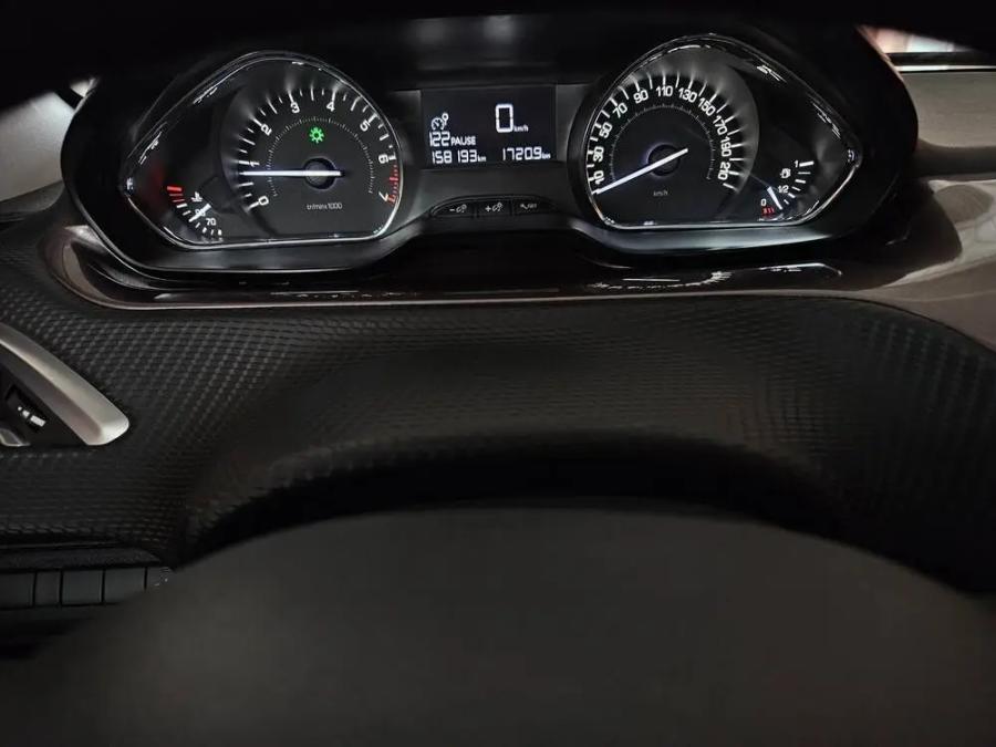 Melns Peugeot 2008 2014 Jēkabpils, ar dzinēja tilpumu 1.20 L un nobraukumu 159 tūkst. km par 4000 €, foto 27 vietnē AUTOMOTO.COM.LV