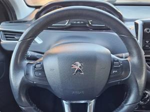 Melns Peugeot 2008 2014 Jēkabpils, ar dzinēja tilpumu 1.20 L un nobraukumu 159 tūkst. km par 4000 €, foto 31 vietnē AUTOMOTO.COM.LV