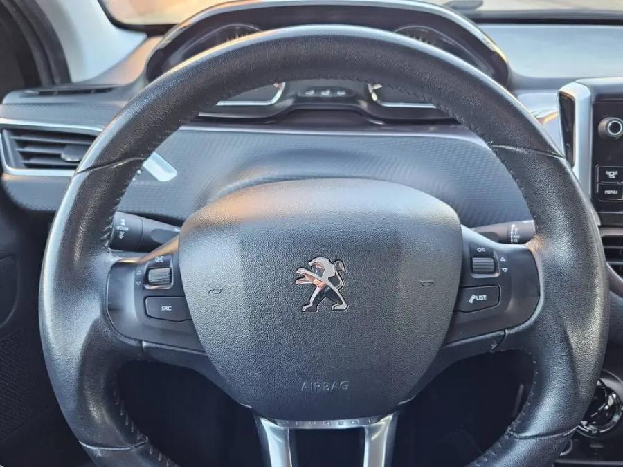 Melns Peugeot 2008 2014 Jēkabpils, ar dzinēja tilpumu 1.20 L un nobraukumu 159 tūkst. km par 4000 €, foto 31 vietnē AUTOMOTO.COM.LV