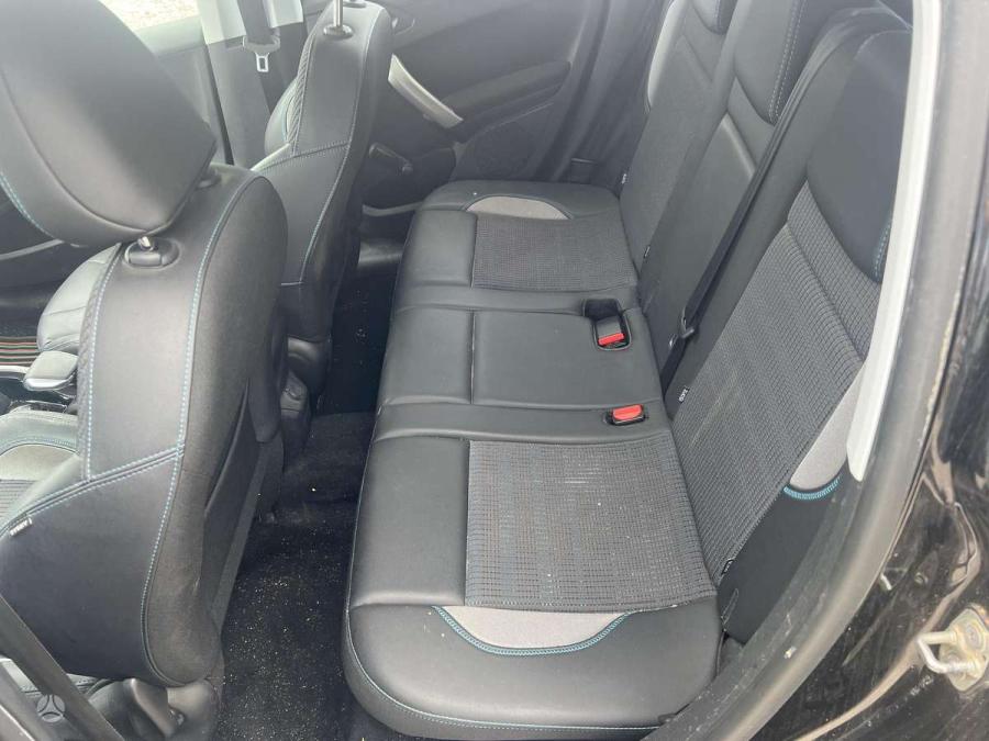 Melns Peugeot 2008 2015 Tauragė, ar dzinēja tilpumu 1.20 L un nobraukumu 120 tūkst. km par 3390 €, foto 26 vietnē AUTOMOTO.COM.LV