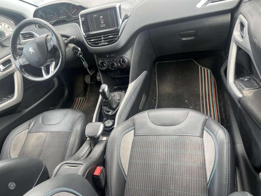Melns Peugeot 2008 2015 Tauragė, ar dzinēja tilpumu 1.20 L un nobraukumu 120 tūkst. km par 3390 €, foto 28 vietnē AUTOMOTO.COM.LV