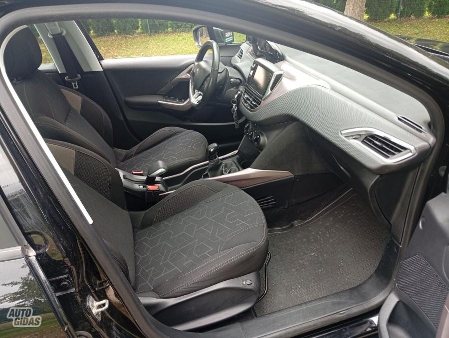 Black Peugeot 2008 2015 in Panevezys, with an engine capacity of 1.20 L and mileage of 145 thousand km for 3650 €, photo 17 on AUTOMOTO.COM.LV