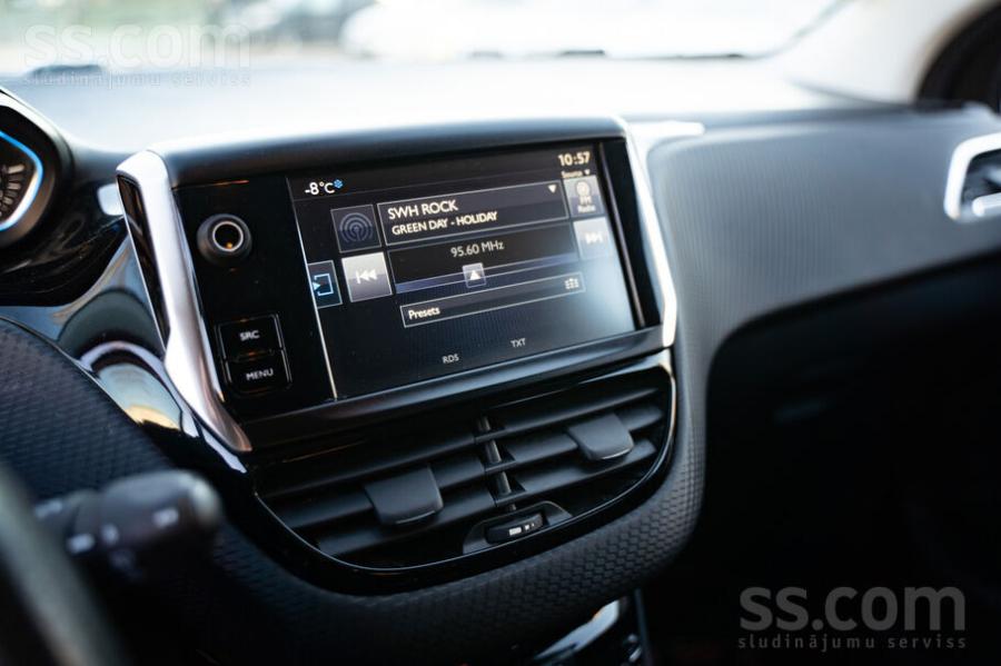 Black Peugeot 2008 2016 in Liepaja, with an engine capacity of 1.20 L and mileage of 162 thousand km for 6400 €, photo 23 on AUTOMOTO.COM.LV