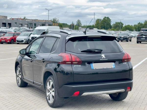 Melns Peugeot 2008 2016 Tauragė, ar dzinēja tilpumu 1.20 L un nobraukumu 145 tūkst. km par 5300 €, foto 5 vietnē AUTOMOTO.COM.LV