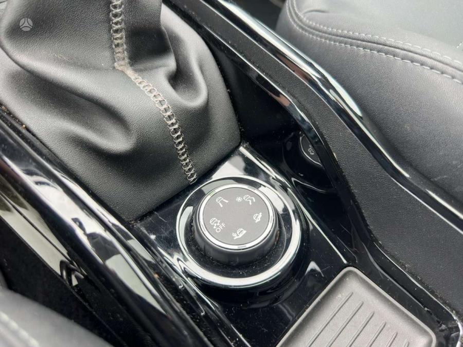 Black Peugeot 2008 2016 in Taurage, with an engine capacity of 1.20 L and mileage of 145 thousand km for 5300 €, photo 16 on AUTOMOTO.COM.LV