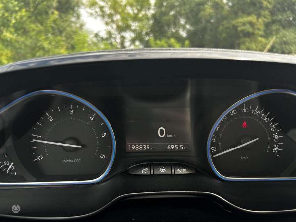 Melns Peugeot 2008 2016 Kupiškis, ar dzinēja tilpumu 1.56 L un nobraukumu 199 tūkst. km par 4200 €, foto 9 vietnē AUTOMOTO.COM.LV
