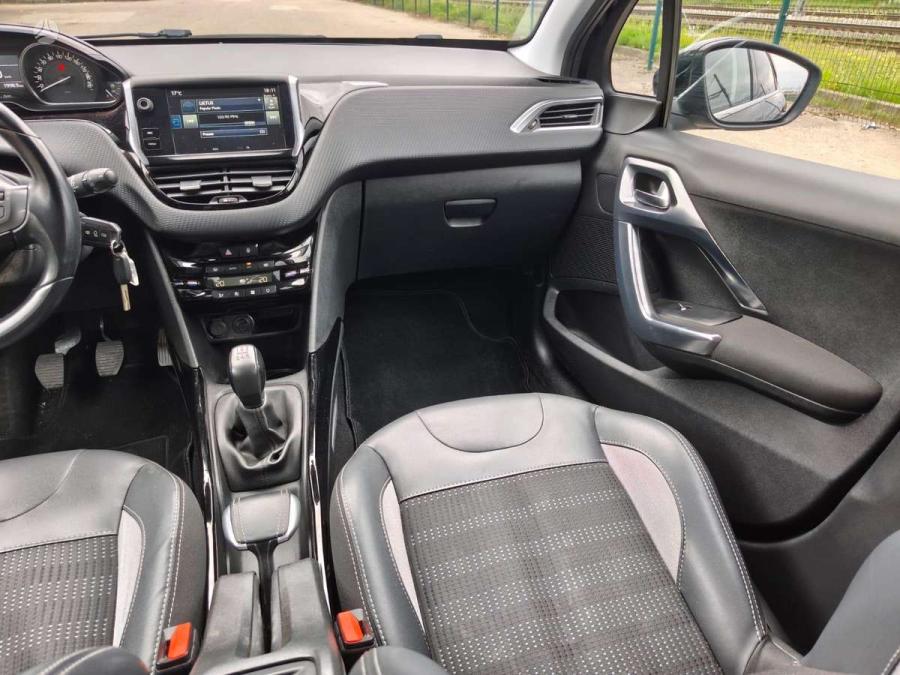 Black Peugeot 2008 2016 in Siauliai, with an engine capacity of 1.60 L and mileage of 216 thousand km for 5700 €, photo 12 on AUTOMOTO.COM.LV
