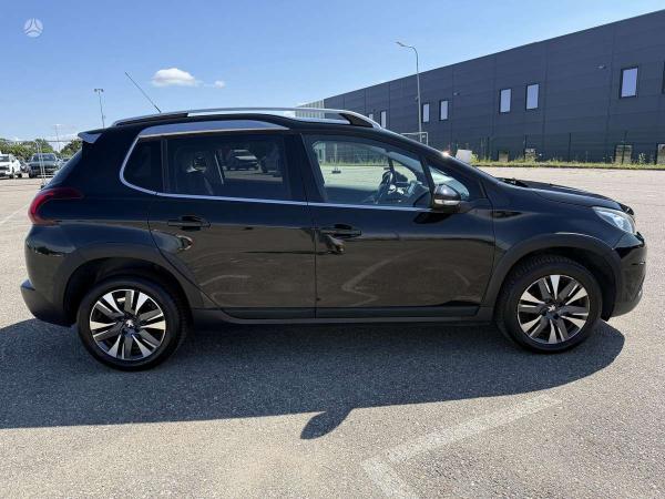 Melns Peugeot 2008 2017 Viļņa, ar dzinēja tilpumu 1.56 L un nobraukumu 226 tūkst. km par 5999 €, foto 2 vietnē AUTOMOTO.COM.LV