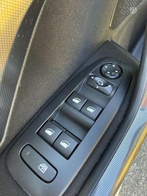 Black Peugeot 2008 2017 in Vilnius, with an engine capacity of 1.56 L and mileage of 226 thousand km for 5999 €, photo 12 on AUTOMOTO.COM.LV