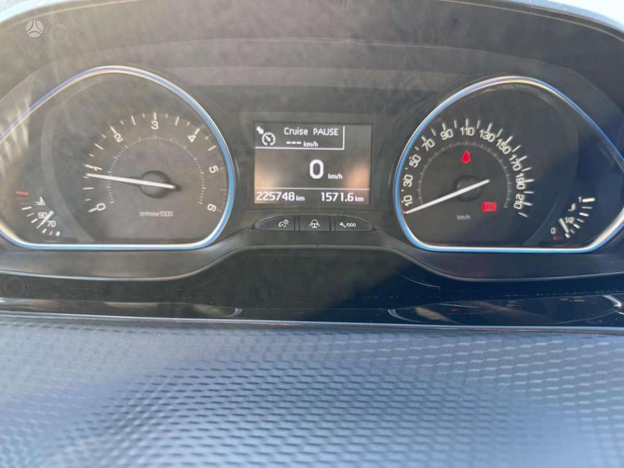 Black Peugeot 2008 2017 in Vilnius, with an engine capacity of 1.56 L and mileage of 226 thousand km for 5999 €, photo 24 on AUTOMOTO.COM.LV