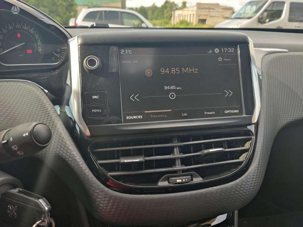 Melns Peugeot 2008 2017 Klaipėda, ar dzinēja tilpumu 1.20 L un nobraukumu 128 tūkst. km par 6400 €, foto 8 vietnē AUTOMOTO.COM.LV