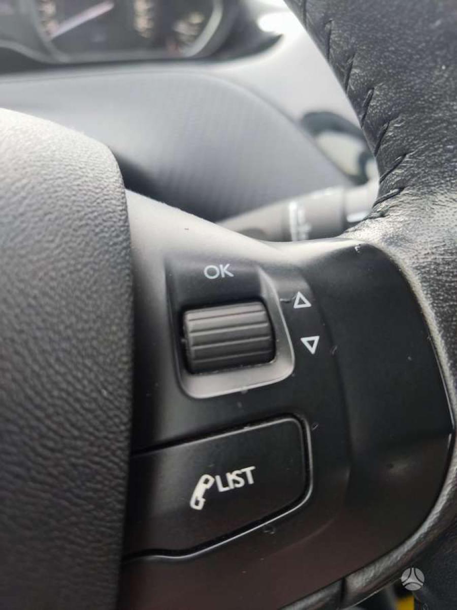 Melns Peugeot 2008 2017 Klaipėda, ar dzinēja tilpumu 1.20 L un nobraukumu 128 tūkst. km par 6400 €, foto 10 vietnē AUTOMOTO.COM.LV