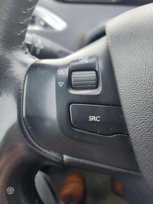 Melns Peugeot 2008 2017 Klaipėda, ar dzinēja tilpumu 1.20 L un nobraukumu 128 tūkst. km par 6400 €, foto 11 vietnē AUTOMOTO.COM.LV