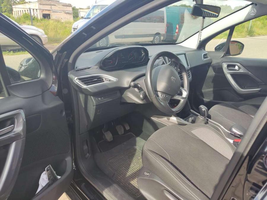 Melns Peugeot 2008 2017 Klaipėda, ar dzinēja tilpumu 1.20 L un nobraukumu 128 tūkst. km par 6400 €, foto 12 vietnē AUTOMOTO.COM.LV