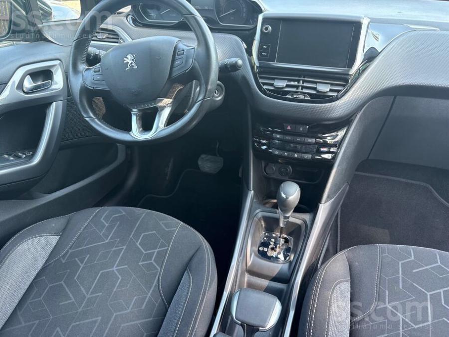 Black Peugeot 2008 2017 in Riga, with an engine capacity of 1.20 L and mileage of 0 thousand km for 5975 €, photo 8 on AUTOMOTO.COM.LV