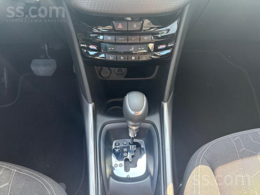 Black Peugeot 2008 2017 in Riga, with an engine capacity of 1.20 L and mileage of 0 thousand km for 5975 €, photo 9 on AUTOMOTO.COM.LV