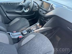 Black Peugeot 2008 2017 in Riga, with an engine capacity of 1.20 L and mileage of 0 thousand km for 5975 €, photo 10 on AUTOMOTO.COM.LV