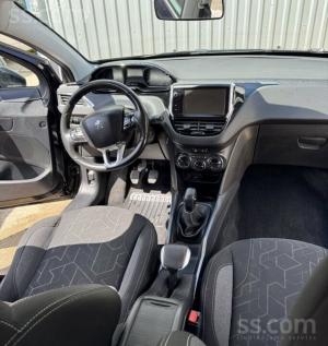 Black Peugeot 2008 2017 in Daugavpils, with an engine capacity of 1.20 L and mileage of 108 thousand km for 6700 €, photo 4 on AUTOMOTO.COM.LV