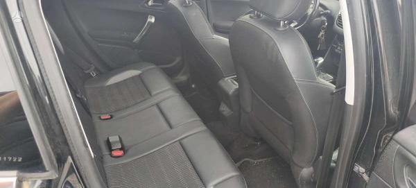 Black Peugeot 2008 2018 in Taurage, with an engine capacity of 1.20 L and mileage of 103 thousand km for 5699 €, photo 8 on AUTOMOTO.COM.LV