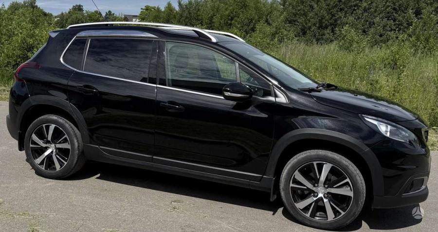 Melns Peugeot 2008 2018 Viļņa, ar dzinēja tilpumu 1.20 L un nobraukumu 74 tūkst. km par 8000 €, foto 5 vietnē AUTOMOTO.COM.LV
