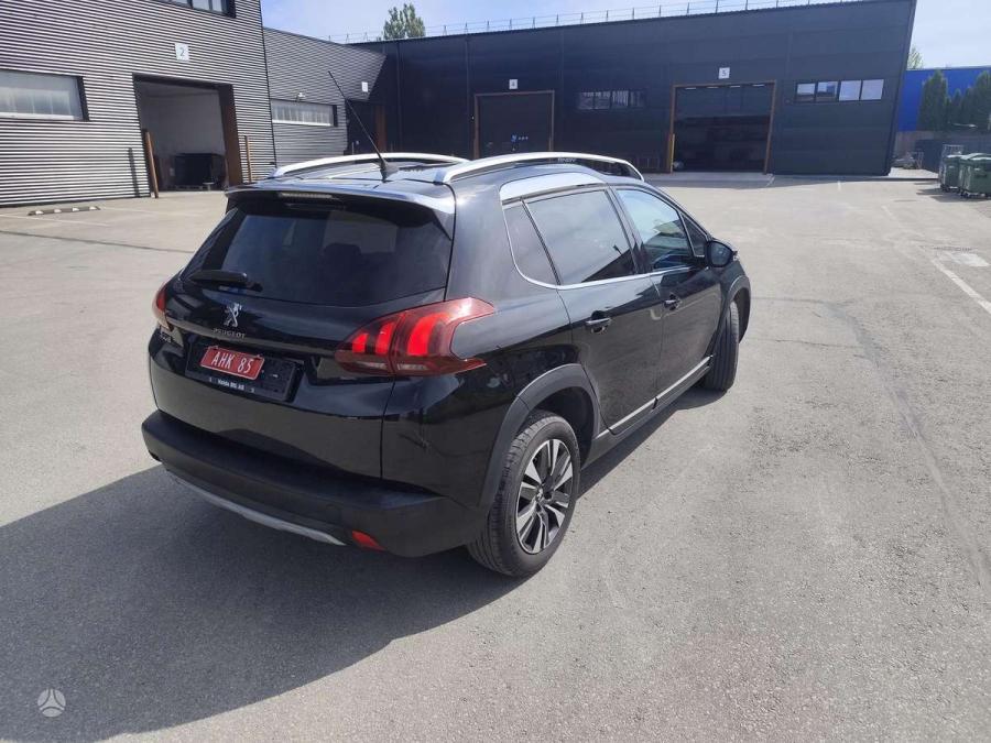 Melns Peugeot 2008 2018 Klaipėda, ar dzinēja tilpumu 1.20 L un nobraukumu 136 tūkst. km par 6800 €, foto 6 vietnē AUTOMOTO.COM.LV