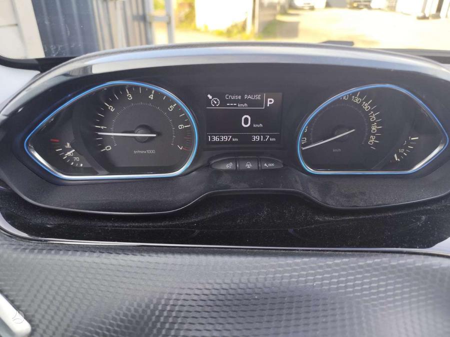 Melns Peugeot 2008 2018 Klaipėda, ar dzinēja tilpumu 1.20 L un nobraukumu 136 tūkst. km par 6800 €, foto 21 vietnē AUTOMOTO.COM.LV