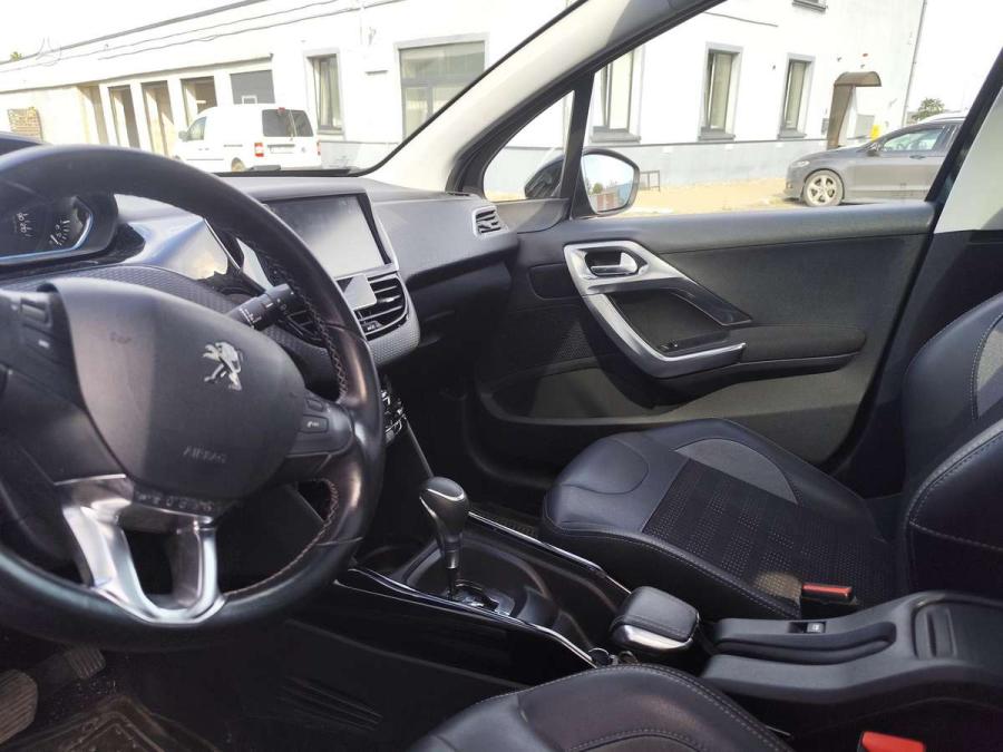 Melns Peugeot 2008 2018 Klaipėda, ar dzinēja tilpumu 1.20 L un nobraukumu 136 tūkst. km par 6800 €, foto 23 vietnē AUTOMOTO.COM.LV