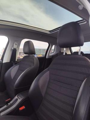 Melns Peugeot 2008 2018 Klaipėda, ar dzinēja tilpumu 1.20 L un nobraukumu 136 tūkst. km par 6800 €, foto 25 vietnē AUTOMOTO.COM.LV