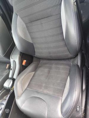 Melns Peugeot 2008 2018 Klaipėda, ar dzinēja tilpumu 1.20 L un nobraukumu 136 tūkst. km par 6800 €, foto 27 vietnē AUTOMOTO.COM.LV