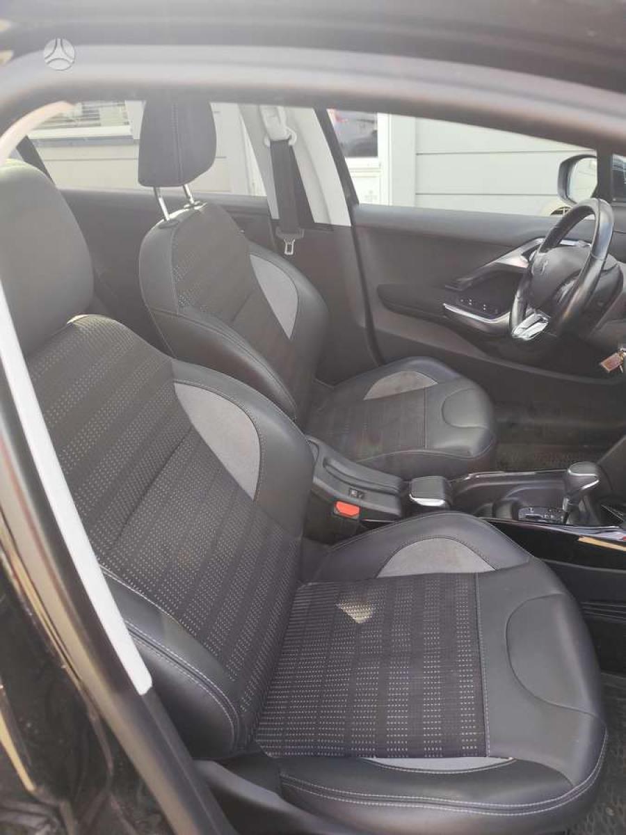 Melns Peugeot 2008 2018 Klaipėda, ar dzinēja tilpumu 1.20 L un nobraukumu 136 tūkst. km par 6800 €, foto 30 vietnē AUTOMOTO.COM.LV
