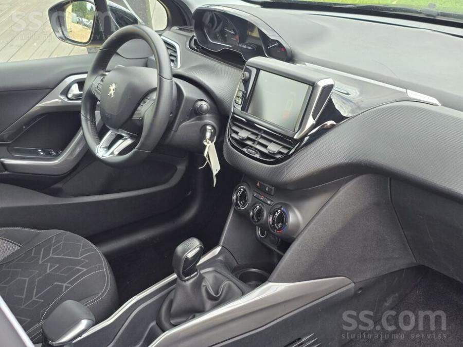 Melns Peugeot 2008 2019 Rīga, ar dzinēja tilpumu 1.20 L un nobraukumu 105 tūkst. km par 6890 €, foto 19 vietnē AUTOMOTO.COM.LV