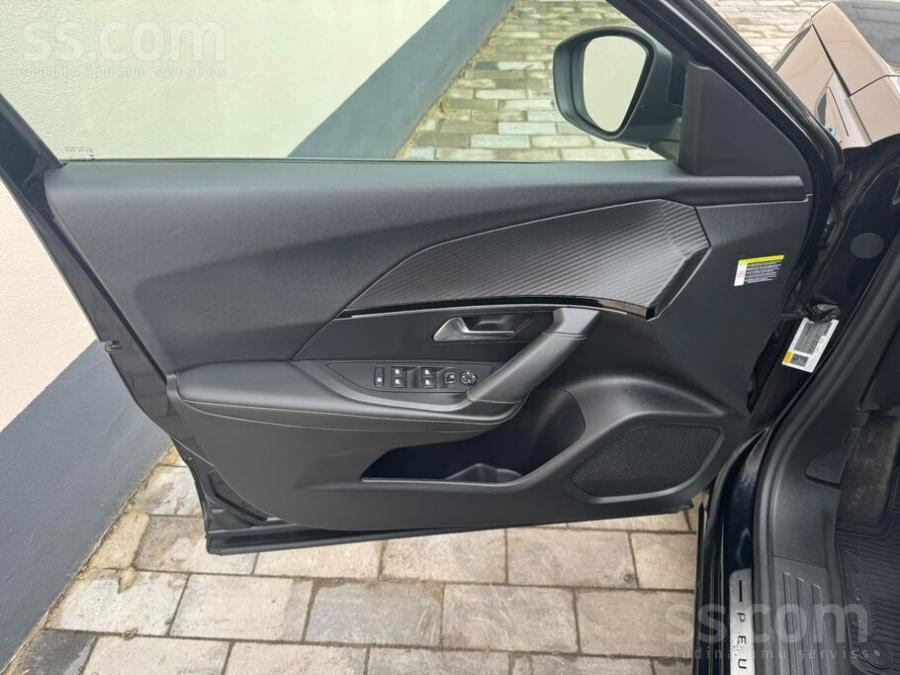 Melns Peugeot 2008 2020 Rīga, ar dzinēja tilpumu 1.20 L un nobraukumu 110 tūkst. km par 16900 €, foto 16 vietnē AUTOMOTO.COM.LV