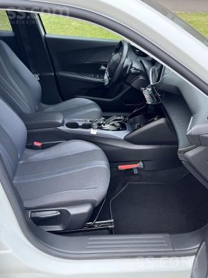 Melns Peugeot 2008 2020 Rīga, ar dzinēja tilpumu 1.20 L un nobraukumu 115 tūkst. km par 13700 €, foto 12 vietnē AUTOMOTO.COM.LV
