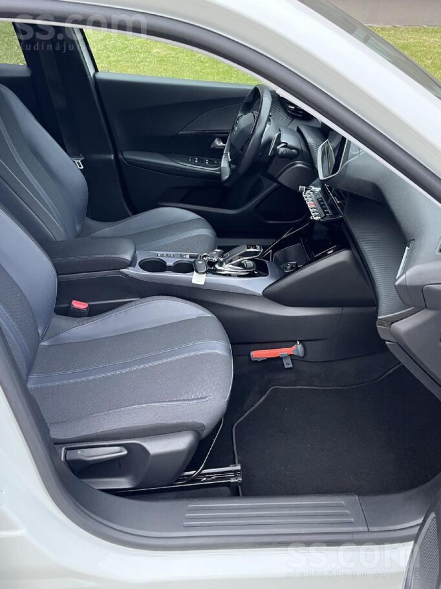Melns Peugeot 2008 2020 Rīga, ar dzinēja tilpumu 1.20 L un nobraukumu 115 tūkst. km par 13700 €, foto 12 vietnē AUTOMOTO.COM.LV