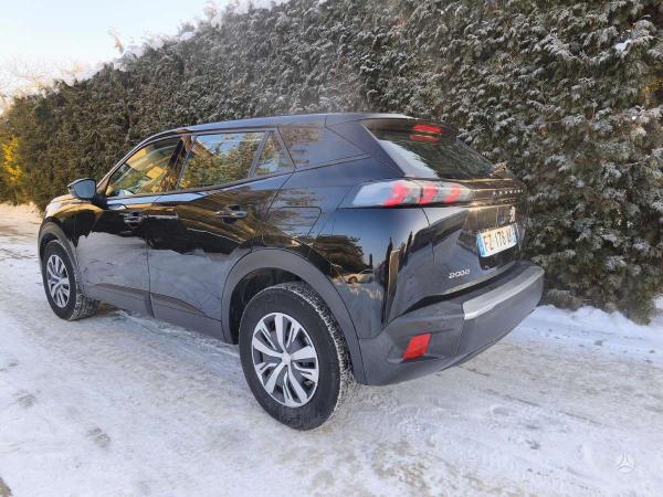Melns Peugeot 2008 2021 Kalvarija, ar dzinēja tilpumu 1.20 L un nobraukumu 135 tūkst. km par 10588 €, foto 3 vietnē AUTOMOTO.COM.LV