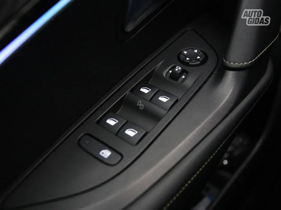Black Peugeot 2008 2021 in Vilnius, with an engine capacity of 1.20 L and mileage of 97 thousand km for 15999 €, photo 27 on AUTOMOTO.COM.LV
