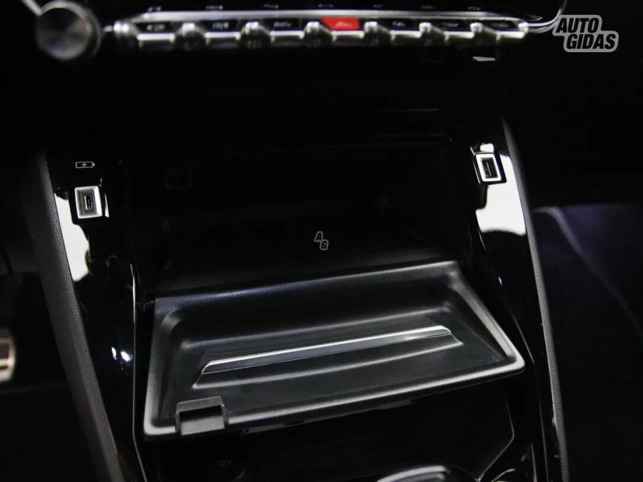 Black Peugeot 2008 2021 in Vilnius, with an engine capacity of 1.20 L and mileage of 97 thousand km for 15999 €, photo 30 on AUTOMOTO.COM.LV