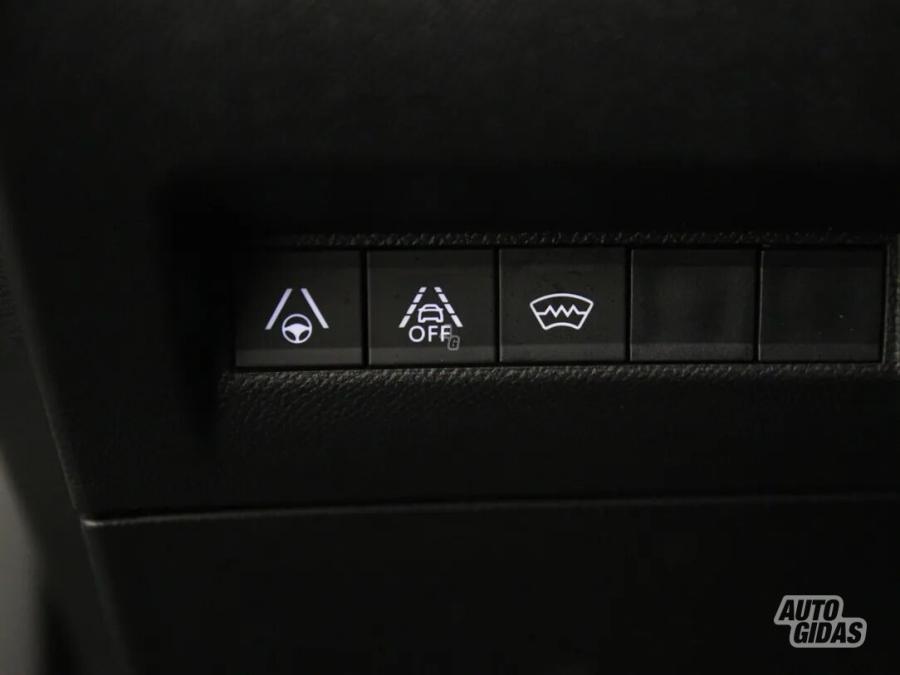 Black Peugeot 2008 2021 in Vilnius, with an engine capacity of 1.20 L and mileage of 97 thousand km for 15999 €, photo 33 on AUTOMOTO.COM.LV