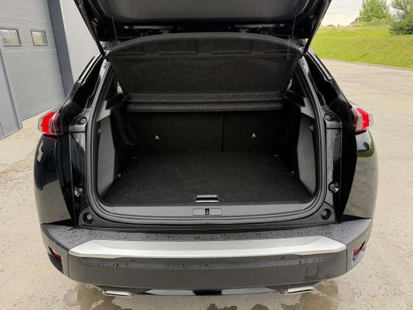 Black Peugeot 2008 2021 in Kaunas, with an engine capacity of 1.20 L and mileage of 168 thousand km for 13300 €, photo 8 on AUTOMOTO.COM.LV