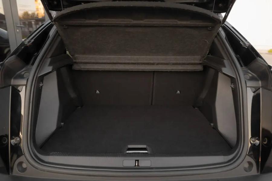 Black Peugeot 2008 2021 in Jelgava, with an engine capacity of 1.50 L and mileage of 160 thousand km for 16950 €, photo 12 on AUTOMOTO.COM.LV