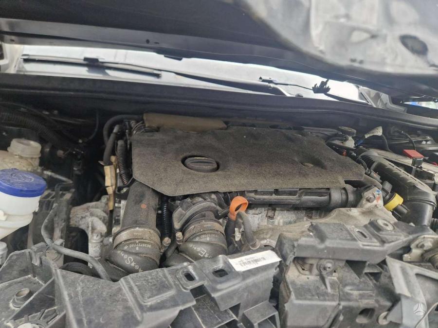 Black Peugeot 2008 2021 in Kaunas, with an engine capacity of 1.50 L and mileage of 125 thousand km for 7865 €, photo 4 on AUTOMOTO.COM.LV