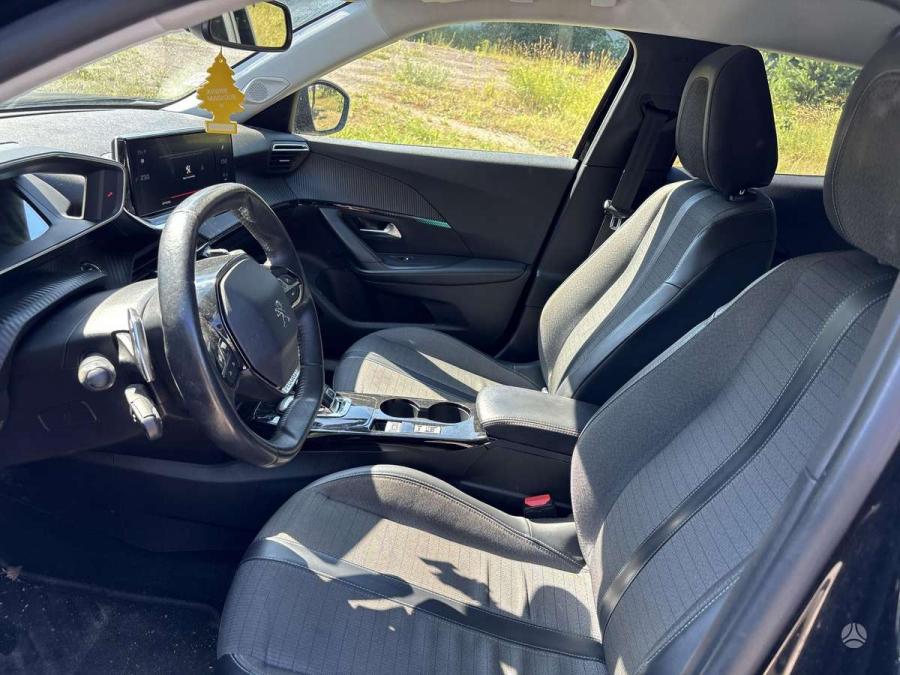 Melns Peugeot 2008 2021 Tauragė, ar dzinēja tilpumu 1.50 L un nobraukumu 159 tūkst. km par 7999 €, foto 13 vietnē AUTOMOTO.COM.LV