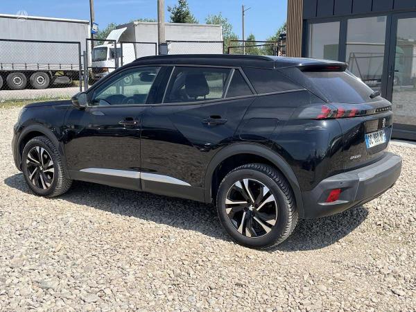Black Peugeot 2008 2021 in Vilnius, with an engine capacity of 1.20 L and mileage of 156 thousand km for 9075 €, photo 4 on AUTOMOTO.COM.LV