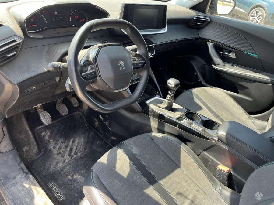 Black Peugeot 2008 2021 in Vilnius, with an engine capacity of 1.20 L and mileage of 156 thousand km for 9075 €, photo 16 on AUTOMOTO.COM.LV