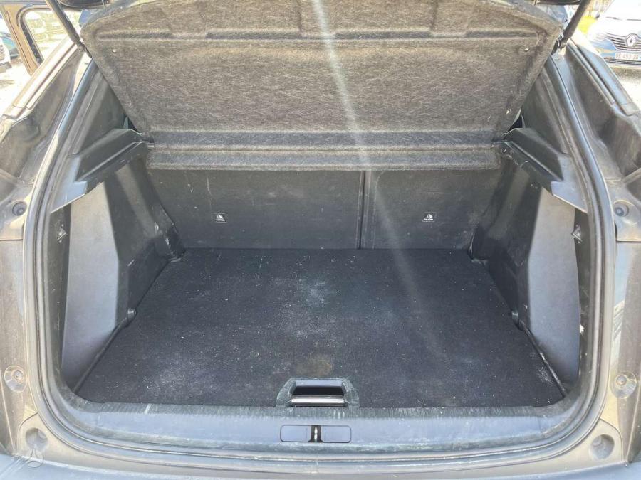 Black Peugeot 2008 2021 in Vilnius, with an engine capacity of 1.20 L and mileage of 156 thousand km for 9075 €, photo 18 on AUTOMOTO.COM.LV