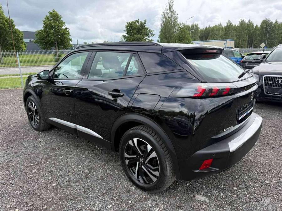Melns Peugeot 2008 2021 Šauļi, ar dzinēja tilpumu 0.00 L un nobraukumu 127 tūkst. km par 13900 €, foto 5 vietnē AUTOMOTO.COM.LV