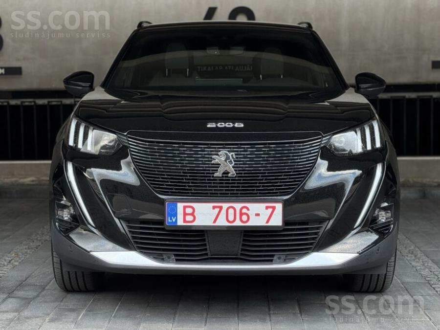 Black Peugeot 2008 2021 in Riga, with an engine capacity of 1.20 L and mileage of 120 thousand km for 17490 €, photo 3 on AUTOMOTO.COM.LV