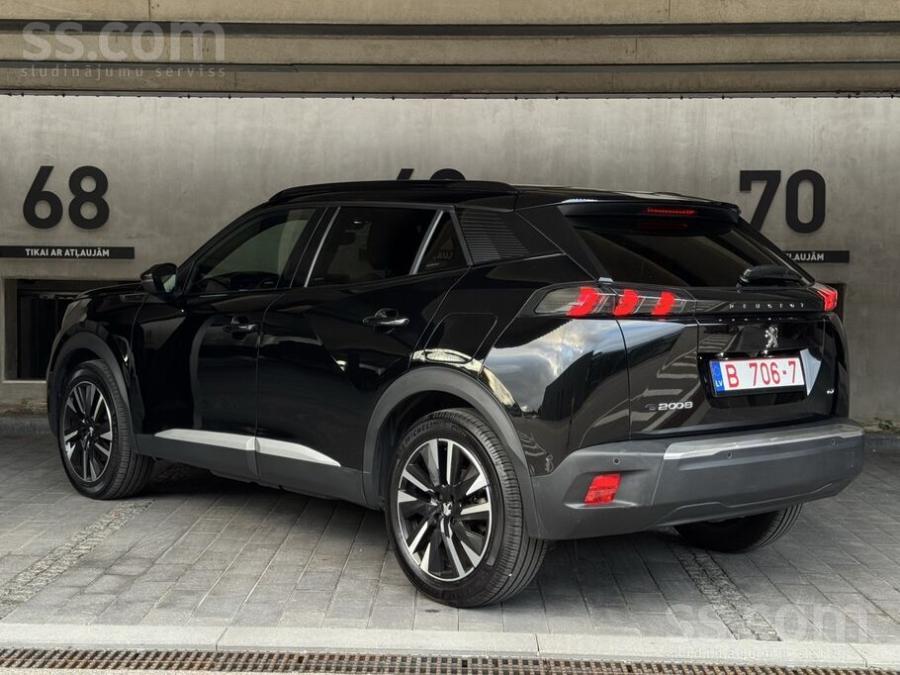 Black Peugeot 2008 2021 in Riga, with an engine capacity of 1.20 L and mileage of 120 thousand km for 17490 €, photo 5 on AUTOMOTO.COM.LV