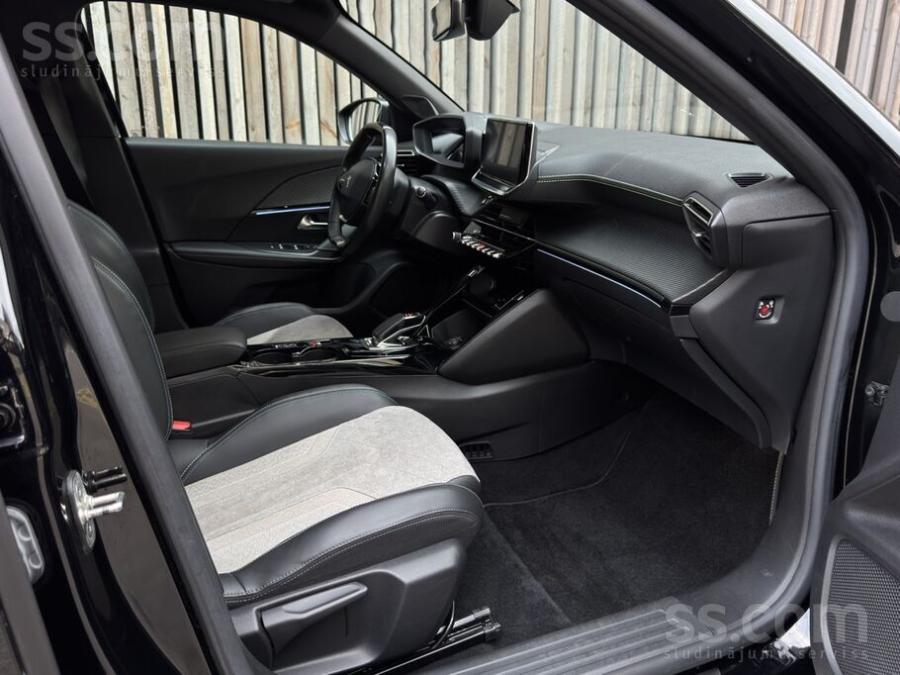Black Peugeot 2008 2021 in Riga, with an engine capacity of 1.20 L and mileage of 120 thousand km for 17490 €, photo 12 on AUTOMOTO.COM.LV